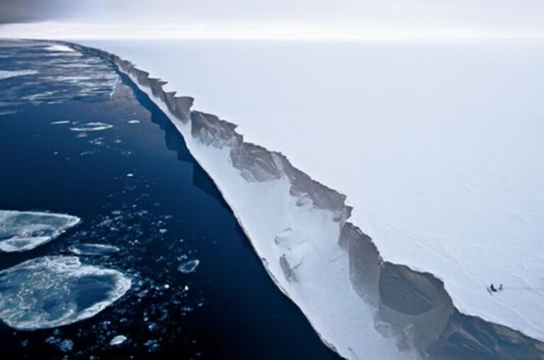 Más allá de la Antártida: Un Mundo por Descubrir